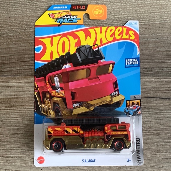 Toys | Hot Wheels Fire Truck 5 Alarm Lets Race Netflix Hw Metro ...